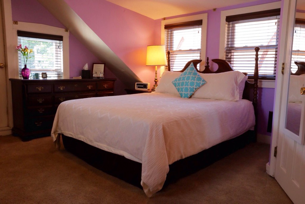 Guest Rooms | Stepping Stone Inn